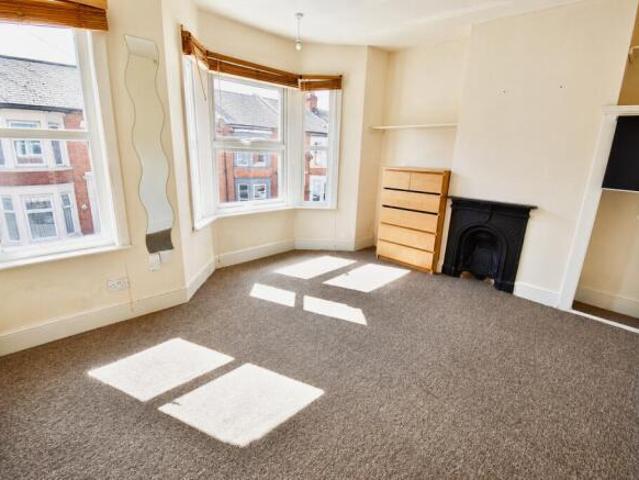 3 bedroom terraced house for sale in Lea Road, Northampton, NN1