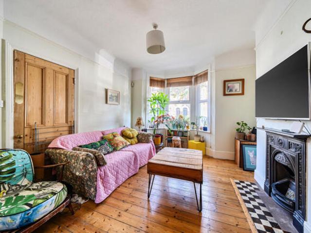 3 bedroom terraced house for sale in Leahurst Road, Hither Green, SE13