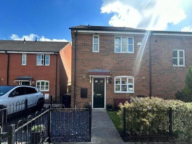3 Bedroom Terraced House For Sale In Leeds