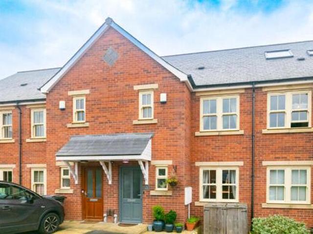3 Bedroom Terraced House For Sale In Leeds