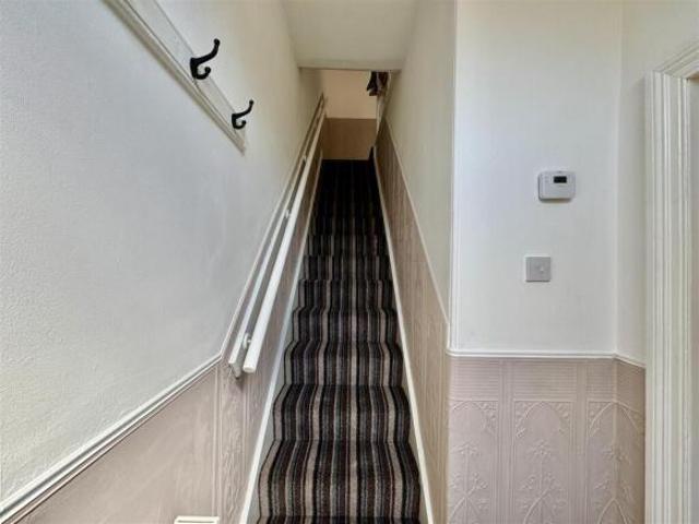 3 bedroom terraced house for sale in Leeds Road, Huddersfield, HD2 1XT, HD2