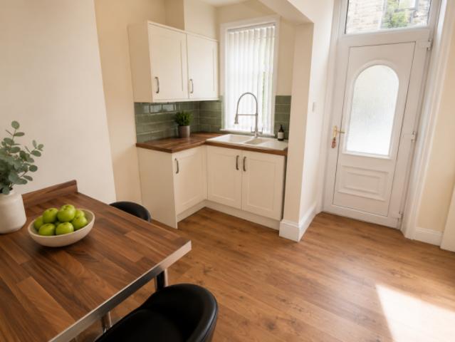 3 bedroom terraced house for sale in Leeds Road, Idle, Bradford, BD10 8JZ, BD10