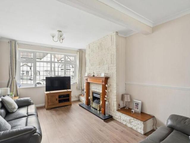 3 bedroom terraced house for sale in Leggatts Close, Watford, WD24