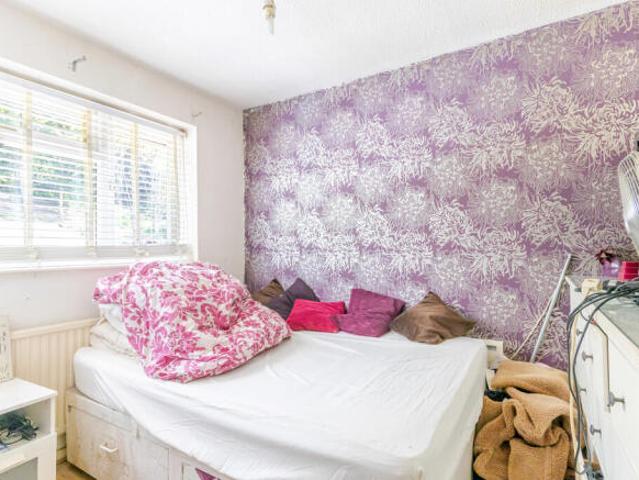 3 bedroom terraced house for sale in Lemonfield Drive, WD25
