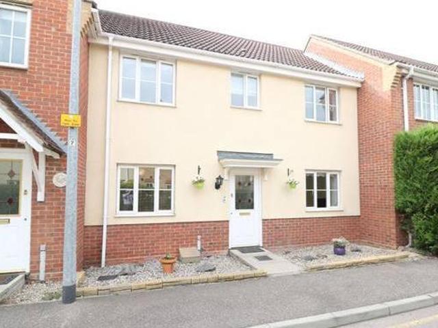 3 bedroom terraced house for sale in Lennox Close Chafford Hundred RM16