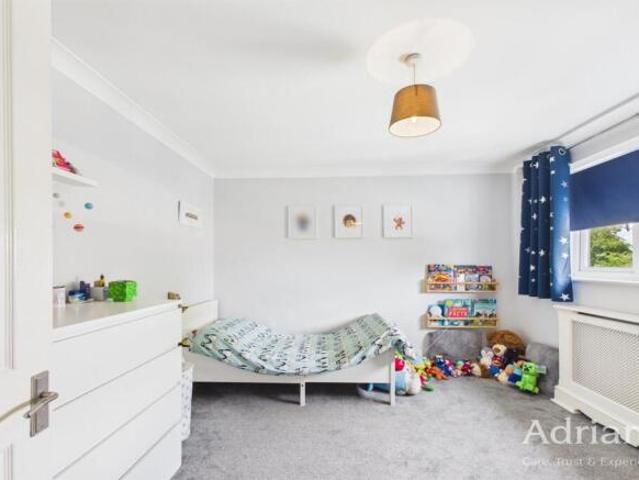3 bedroom terraced house for sale in Lime Walk, Chelmsford CM2 9NQ, CM2