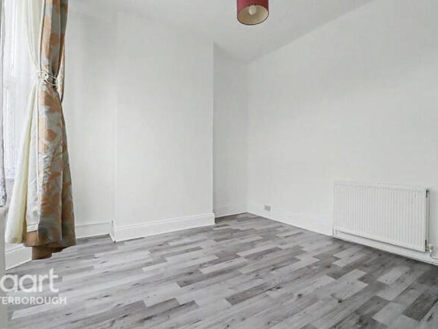 3 bedroom terraced house for sale in Lincoln Road, Peterborough, PE1