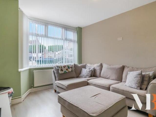 3 bedroom terraced house for sale in Lincroft Crescent, Coventry, West Midlands, CV5