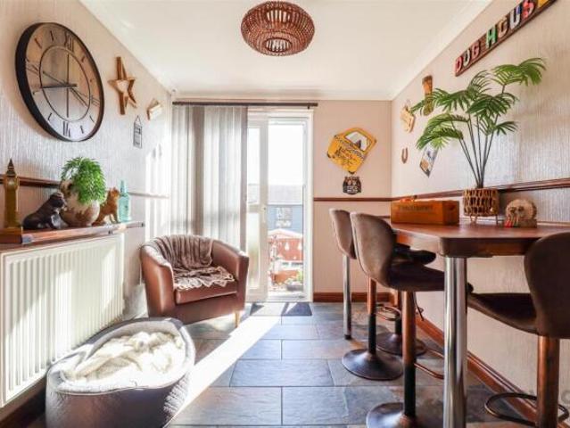 3 bedroom terraced house for sale in Lingfoot Place, Jordanthorpe, Sheffield, S8