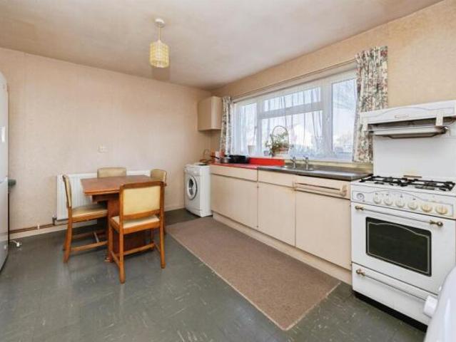 3 bedroom terraced house for sale in Luddenham Close, Ashford, TN23