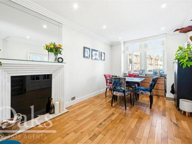 3 bedroom terraced house for sale in Lydden Grove, Wandsworth, SW18