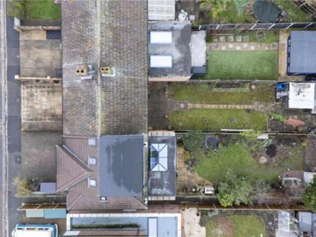 3 bedroom terraced house for sale in Mowbray Road, Richmond, TW10