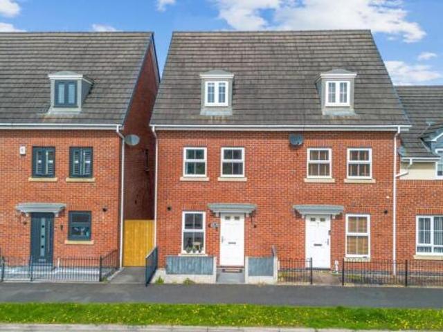 3 bedroom terraced house for sale in Moran Drive, Great Sankey, WA5