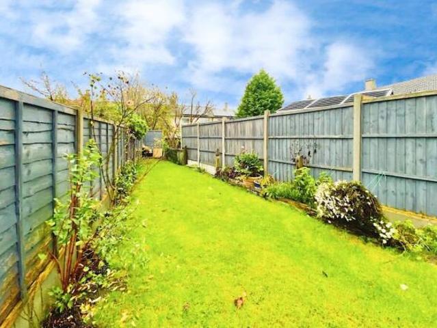 3 bedroom terraced house for sale in Morpeth Avenue, Leicester, LE4