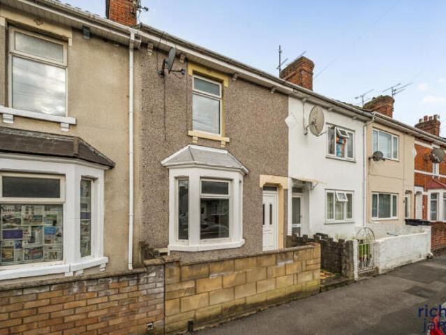 3 bedroom terraced house for sale in Maxwell Street, Swindon, SN1