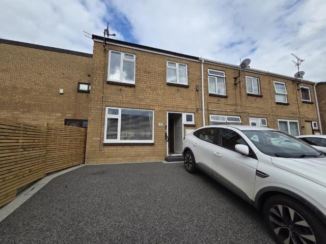 3 bedroom terraced house for sale in May Tree Lane, Waterthorpe, Sheffield, S20