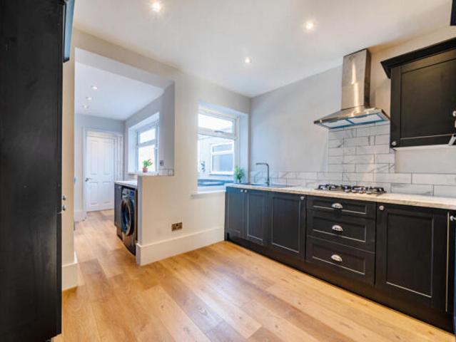 3 bedroom terraced house for sale in Maidstone Road, Sidcup, DA14