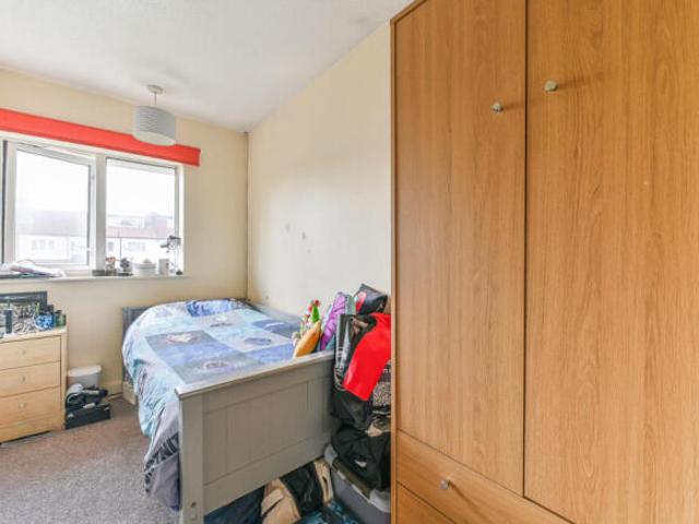 3 bedroom terraced house for sale in Malvern Close, Mitcham, CR4