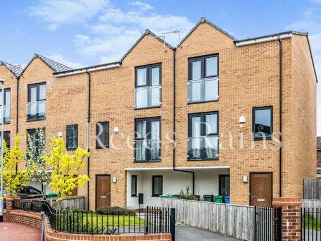 3 Bedroom Terraced House For Sale In Manchester