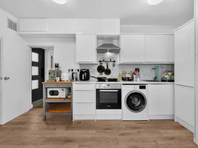 3 bedroom terraced house for sale in Manchester Road, Cubitt Town, E14