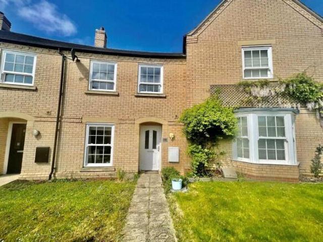 3 bedroom terraced house for sale in Markham Rise, Bedford, Bedfordshire, MK41