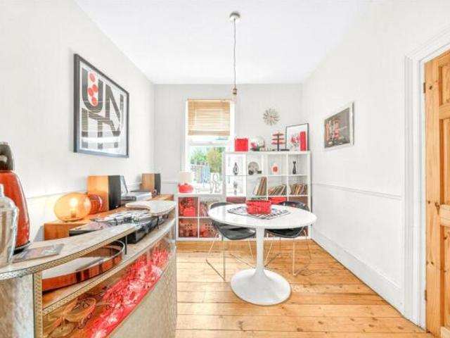 3 bedroom terraced house for sale in Markhouse Avenue, Walthamstow, London, E17