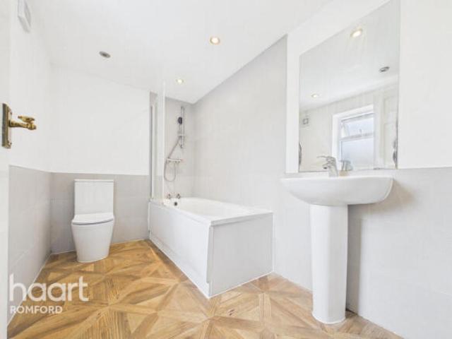 3 bedroom terraced house for sale in Marks Road, Romford, RM7 7AH, RM7