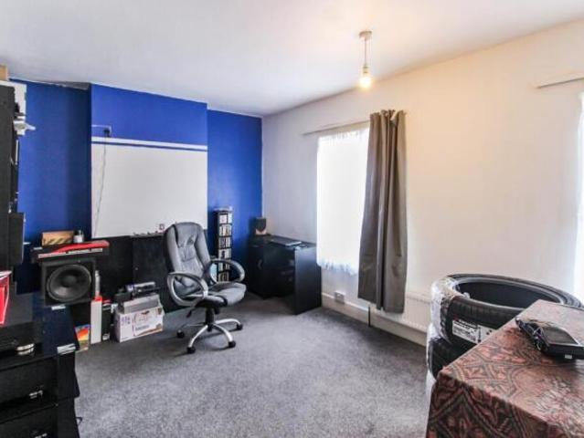 3 bedroom terraced house for sale in Marlborough Road, Bedford, MK40