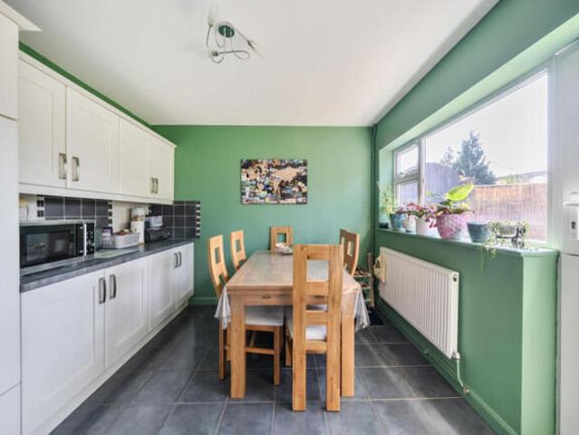 3 bedroom terraced house for sale in Marlin Road, Luton, Bedfordshire, LU4