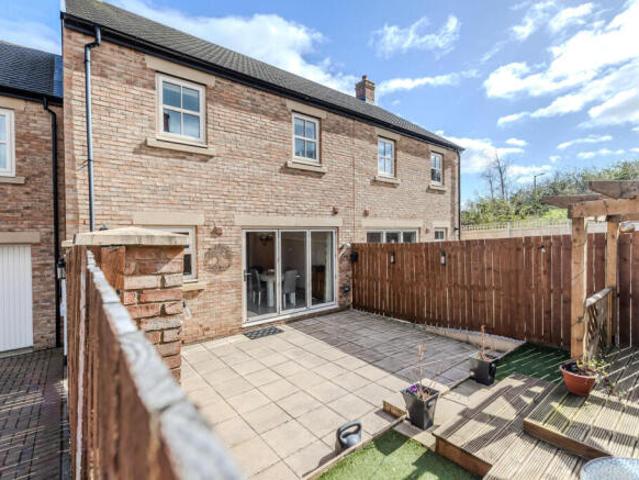 3 bedroom terraced house for sale in Meadow Hill, Throckley, Newcastle Upon Tyne, NE15