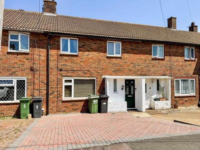 3 bedroom terraced house for sale in Meadowlands Avenue, Eastbourne, BN22