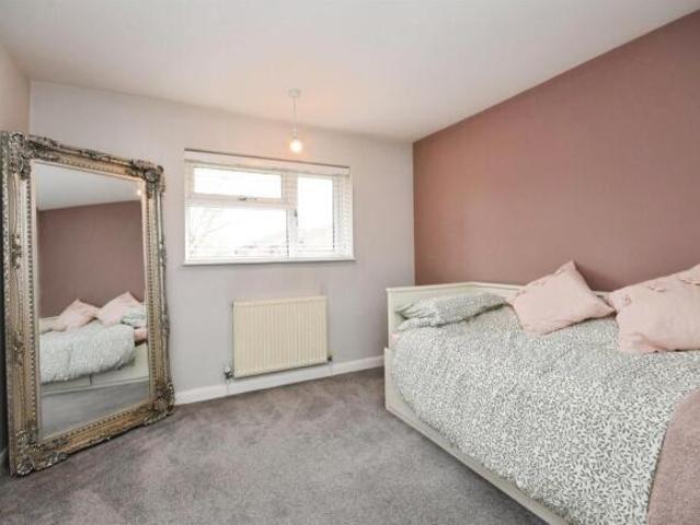 3 bedroom terraced house for sale in Meadgate Avenue, Great Baddow, Chelmsford, CM2