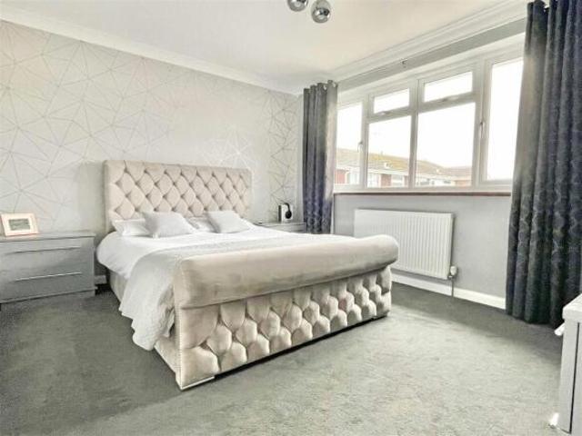 3 bedroom terraced house for sale in Meon Close, Springfield, Chelmsford, CM1