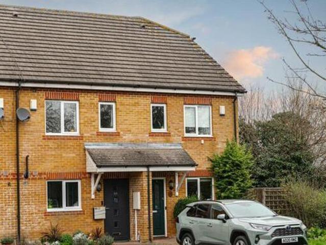 3 Bedroom Terraced House For Sale In Merstham