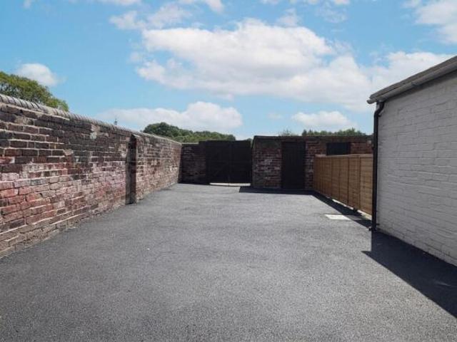 3 bedroom terraced house for sale in Mill Lane, Treeton, S60