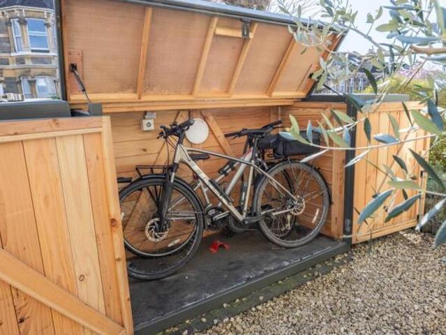 3 bedroom terraced house for sale in Milton Avenue, Bath, BA2