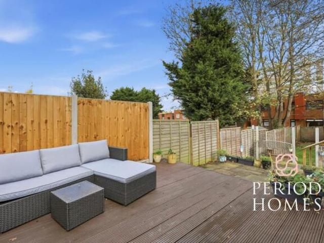 3 bedroom terraced house for sale in Milton Road, Warley, CM14