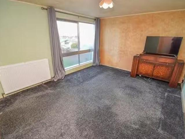 3 Bedroom Terraced House For Sale In Murray Road, Smithton, In.
