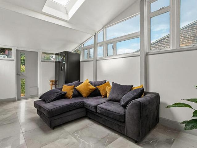 3 bedroom terraced house for sale in Nottingham Road, Leyton E10