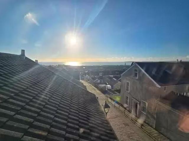 3 Bedroom Terraced House For Sale In Norfolk Street, Swansea.