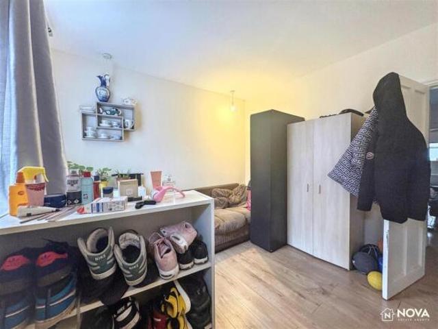 3 bedroom terraced house for sale in Norman Road, Luton, LU3