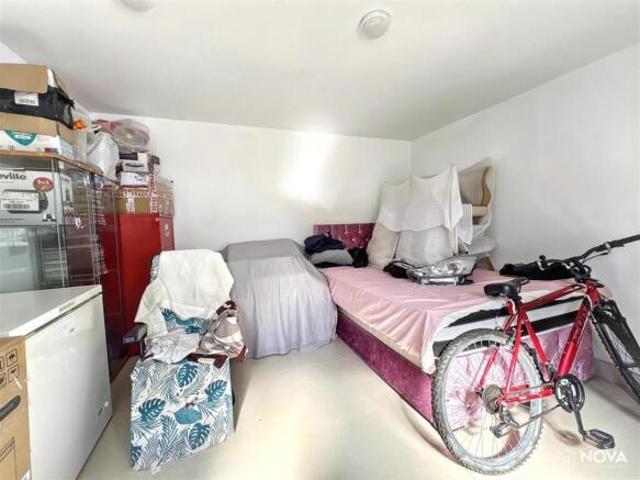 3 bedroom terraced house for sale in Norman Road, Luton, LU3