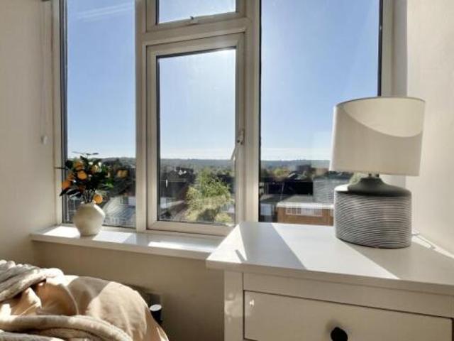 3 bedroom terraced house for sale in North Lodge Avenue, Harrogate, HG1