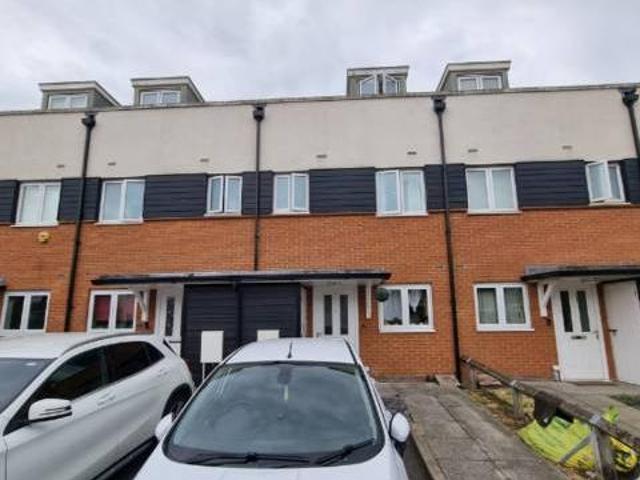 3 bedroom terraced house for sale in North Road PurfleetOnThamesEssex RM19