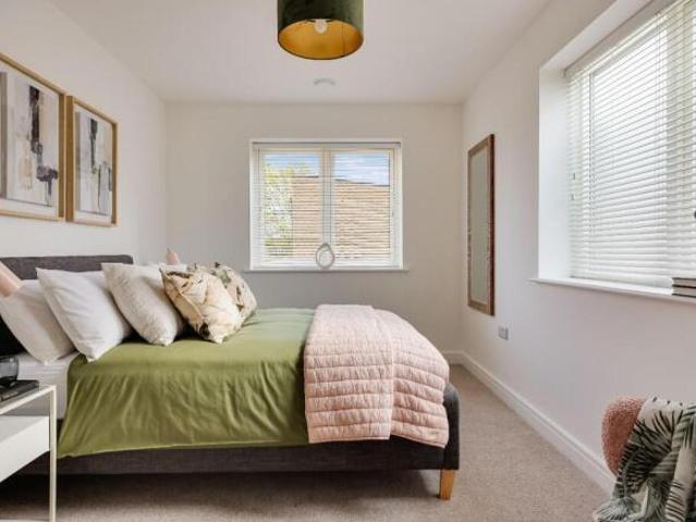 3 bedroom terraced house for sale in Northfield Avenue, Cambridge, CB4