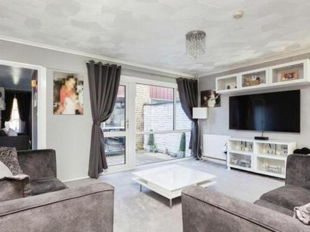 3 Bedroom Terraced House For Sale In New Ash Green, Longfield