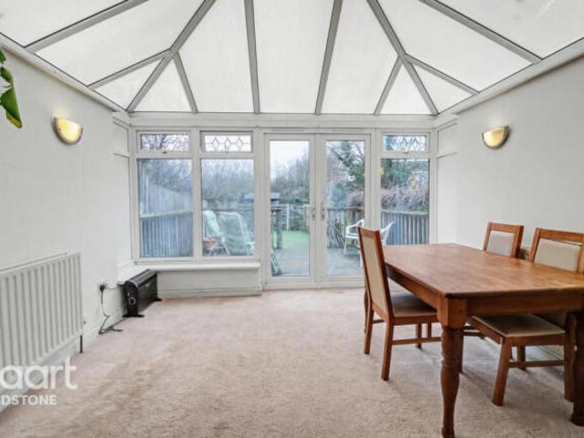 3 bedroom terraced house for sale in New Road, Aylesford, ME20