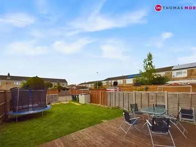 3 Bedroom Terraced House For Sale In Nene Road, Huntingdon, Ca.