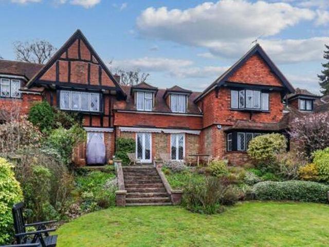 3 Bedroom Terraced House For Sale In South Cottage Gardens