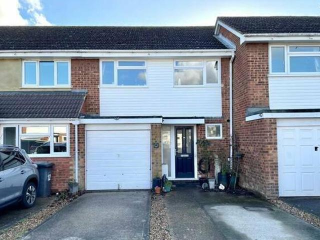 3 bedroom terraced house for sale in South Close Baldock SG7